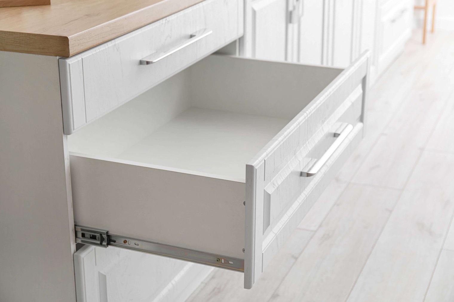 Dovetail Drawers vs Standard: What’s the Difference?